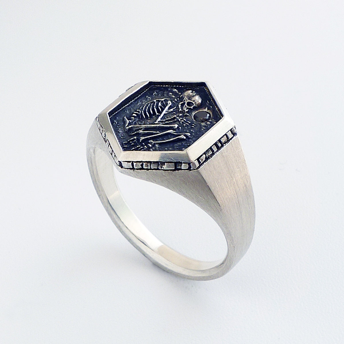 Shallow Grave Ring (silver) – DMD