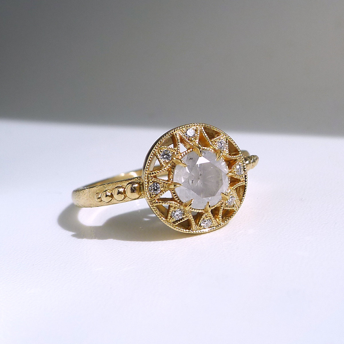 Zenith Ring With .92ct Opalescent Gray Diamond Brilliant – DMD